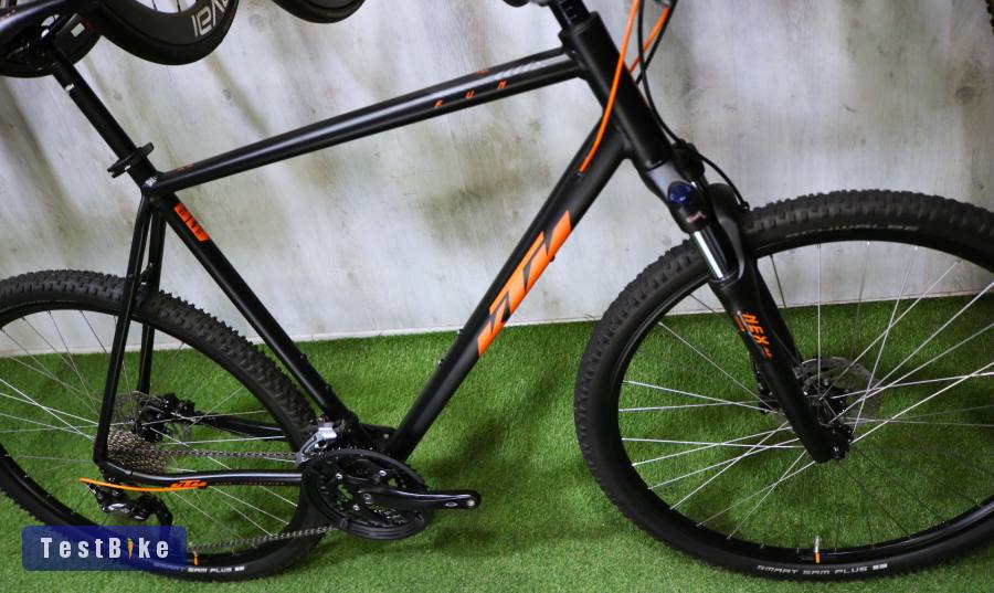 02.01ig 229e Nagyoknak XL KTM Fun XT Cross trekking újszerű