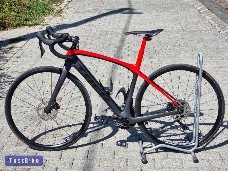 1,6 mftos Trek Domane SLR 105 hydro akár karbon kerékkel is