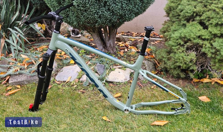 Új Kona Cinder Cone, Fox 34 AWL 120 villa ,Raceface Cockpit